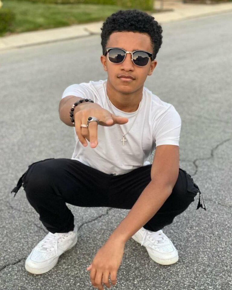 Cameron J. Wright Age, Biography, Height, Net Worth, Family & Facts