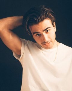 Alexander Eling Biography Age, Height, Family & Facts