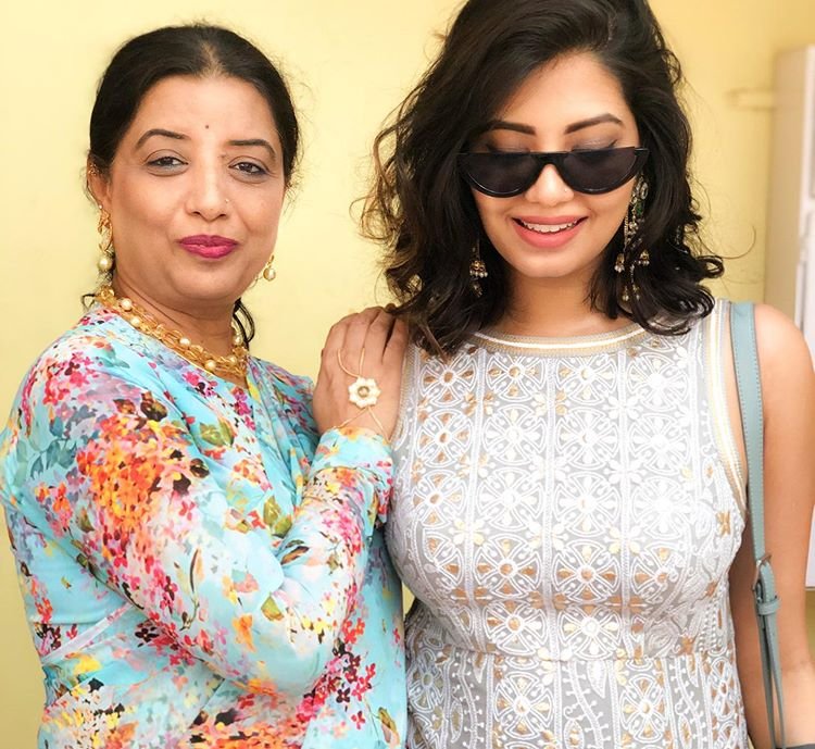 Disha Madan (Tik Tok Star) Biography Age, Height, Family & Facts