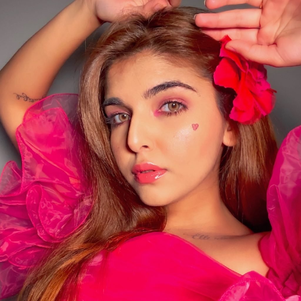 Ashi Khanna Age, Biography, Height, Net Worth, Family & Facts