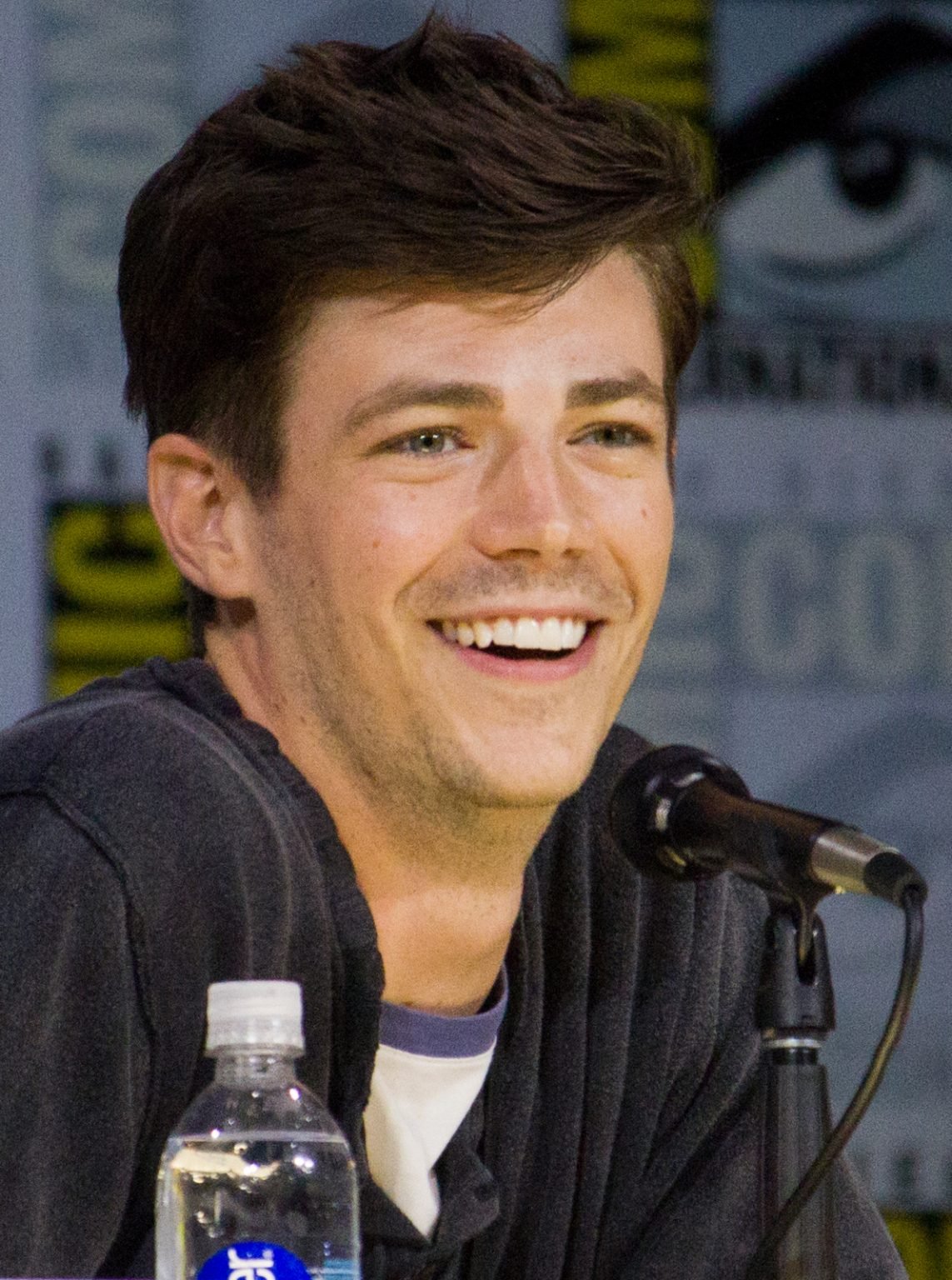 Grant Gustin Age, Biography, Height, Net Worth, Family & Facts