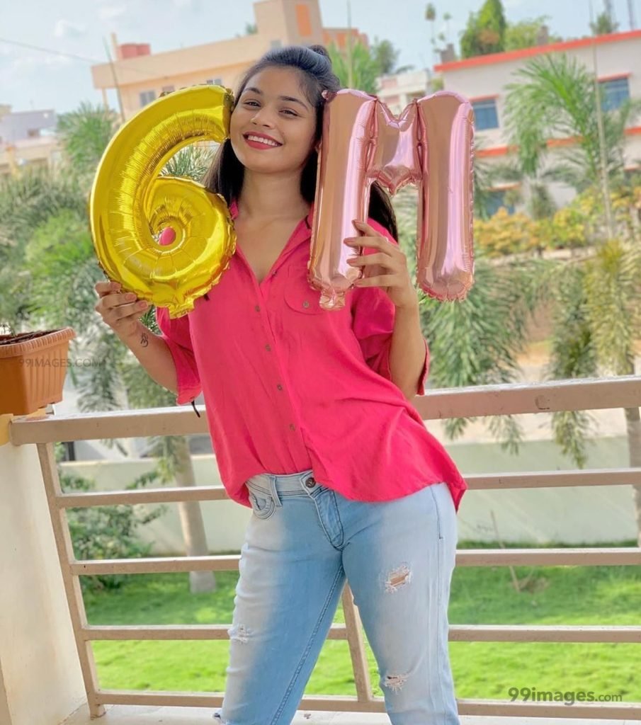 Bhanu (Tik Tok Star) Age, Biography, Height, Net Worth, Family & Facts