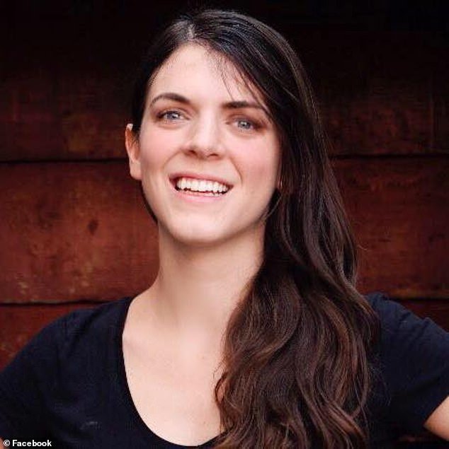 Kelly Bachman (Comedian) Age, Biography, Height, Family & Facts