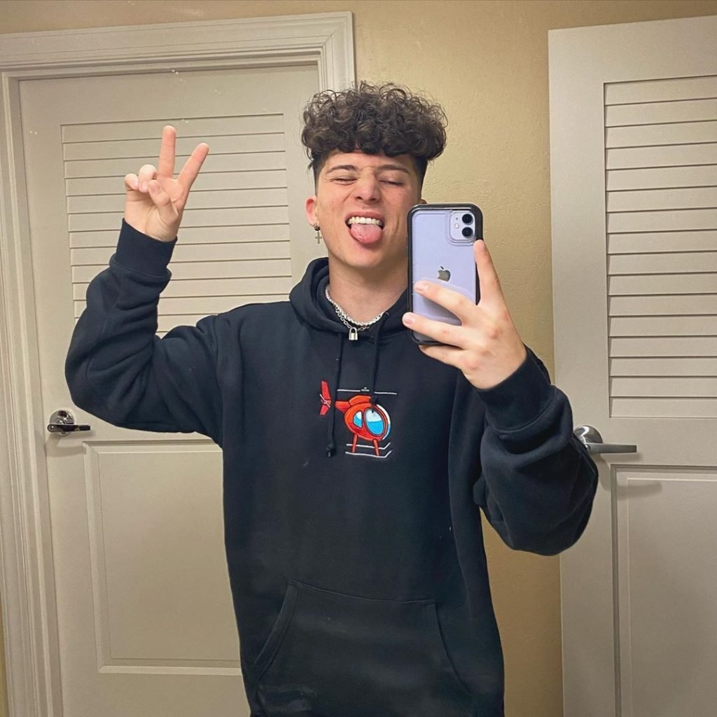 Tony Lopez Age, Biography, Height, Net Worth, Family & Facts