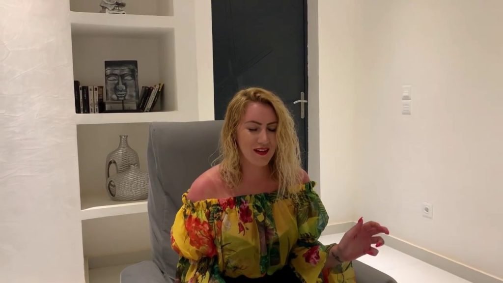 Laura Cover Age, Biography, Height, Net Worth, Family & Facts