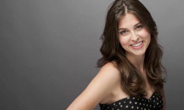 Natasha Alexander Age, Biography, Height, Net Worth, Family & Fact