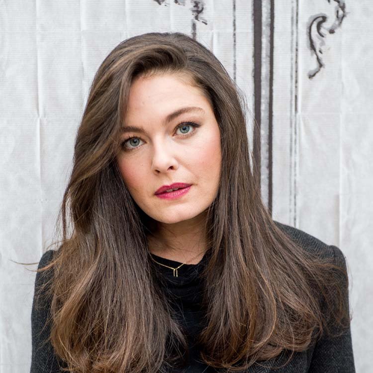 Alexa Davalos Age, Biography, Height, Net worth, Family & Facts