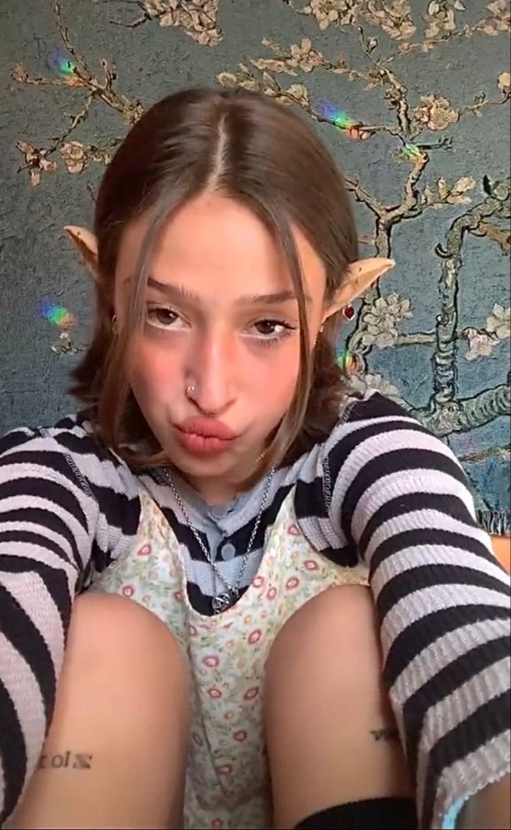 Valentine Rocky Adlon Age, Biography, Height, Net Worth, Family & Facts