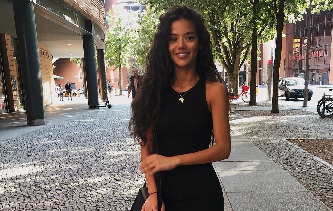 Dina Denoire Age, Biography, Height, Net Worth, Family & Facts