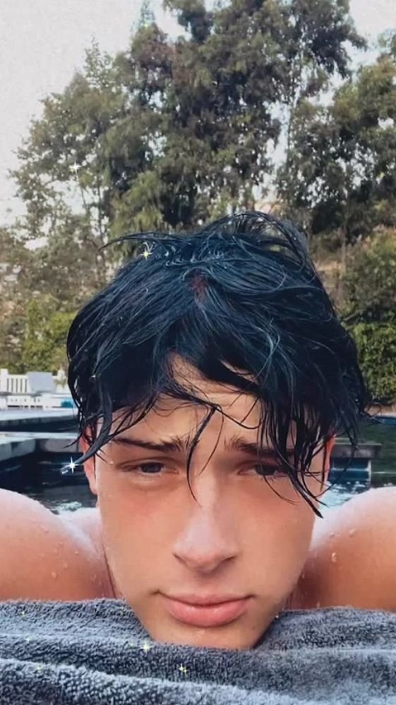 Blake Gray (Internet personality) Age, Biography, Height, Net Worth ...