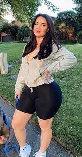 Holly luyah Age, Biography, Height, Net Worth, Family & Facts