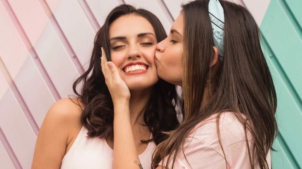 Carol & Vitoria Age, Biography, Height, Net Worth, Family & Facts