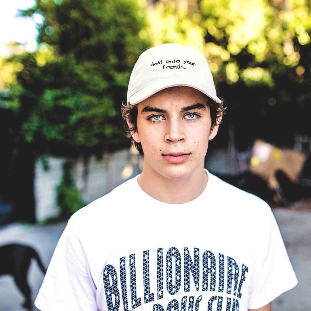 Hayes Grier Age, Biography, Height, Net Worth, Family & Facts