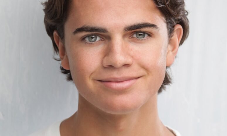 Oliver Watson (Actor) Age, Biography, Height, Net Worth, Family & Facts