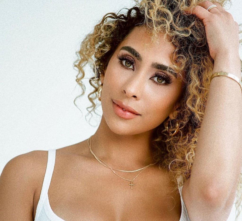 Raven Ross (Internet personality) Age, Biography, Height, Net Worth ...
