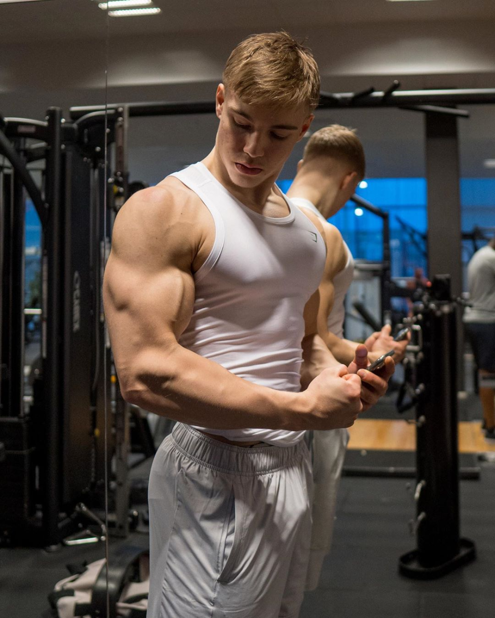 Oliver Forslin Age, Biography, Height, Net Worth, Family & Facts