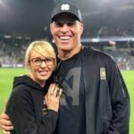 Tony Robbins Age, Biography, Height, Personal Life, Net Worth & Facts