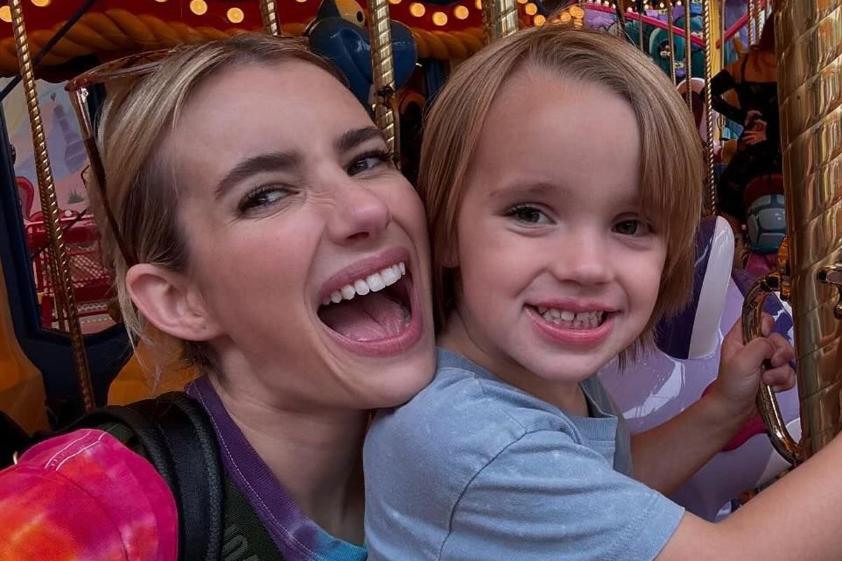 Emma Roberts Movies, Aunt, Age, Height, Parents, Pregnant & Biography