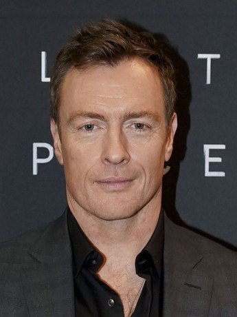 Toby Stephens Wife, Kids, Age, Height, Net Worth & Biography